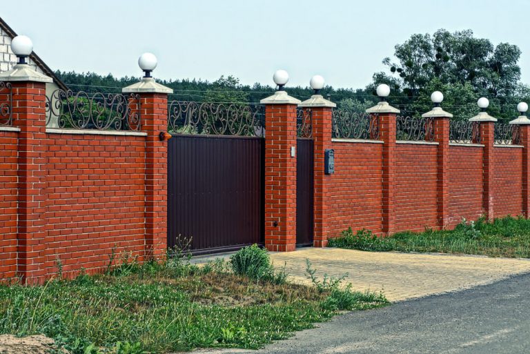 Tehlový plot na kľúč Bratislava (plot z tehál) | iPloty